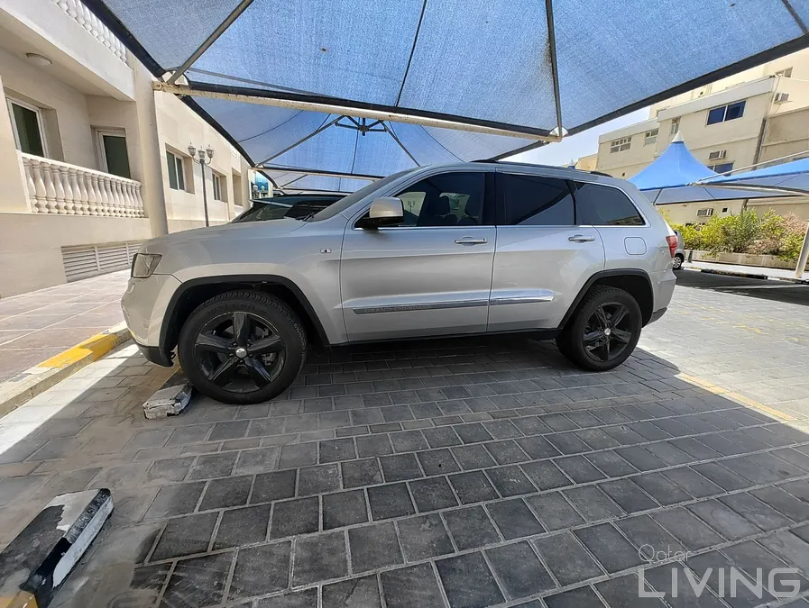 Jeep Grand Cherokee 2012 V6 | 16000 QAR | Qatar Living
