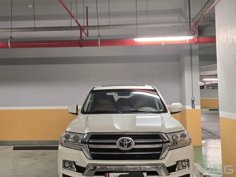 Land Cruiser GXR V6 2019
